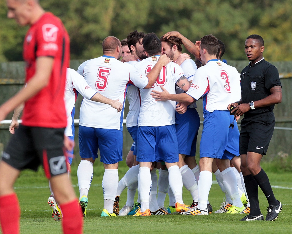 AFC Rushden & Diamonds v Aylesbury FCr. Evo-Stik Southern Football ...